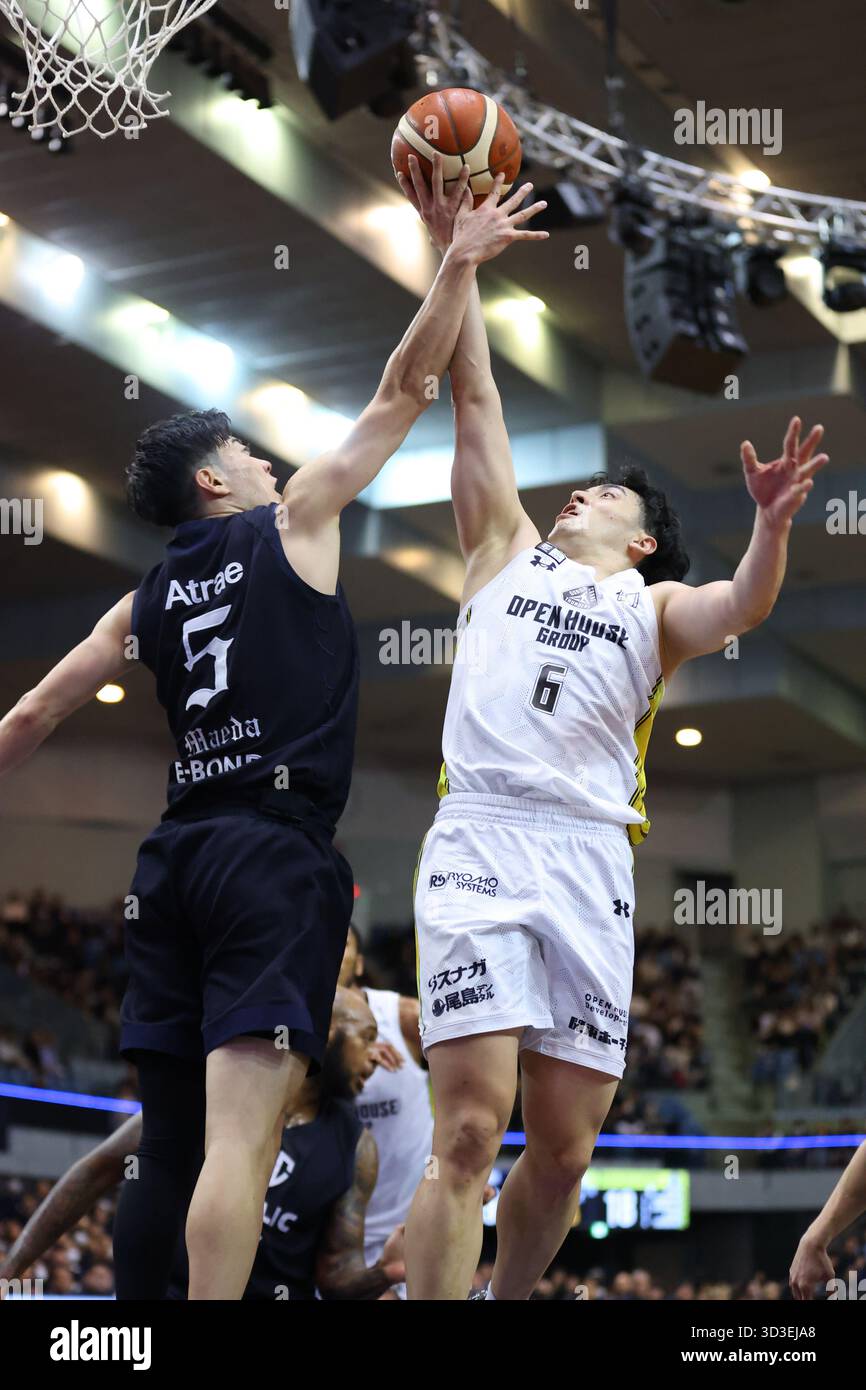 (L-R) Reo Maeda (Altiri), Takuto Nakamura (Crane Thunders), NOVEMBER 5 ...