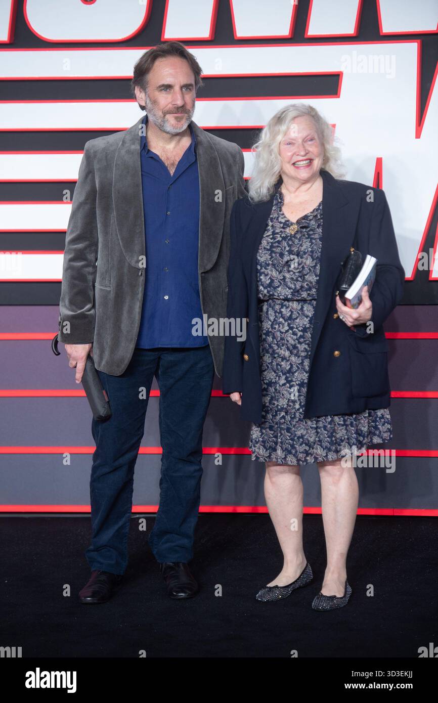 London, UK. 05 Nov, 2025. Pictured: Sandra Dickinson (R) attends the ...