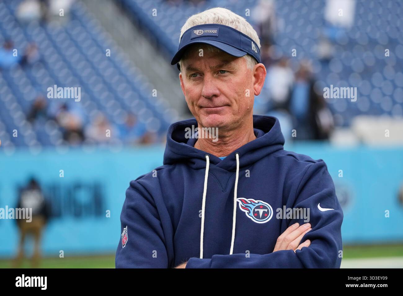 Tennessee Titans interim head coach Mike McCoy before an NFL football ...