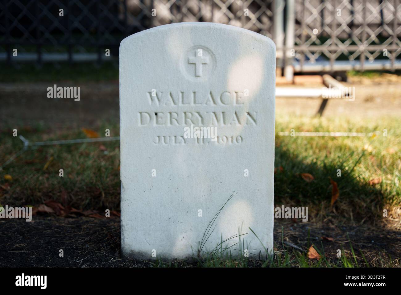 The headstone of Wallace Perryman, a student at the Carlisle Indian ...