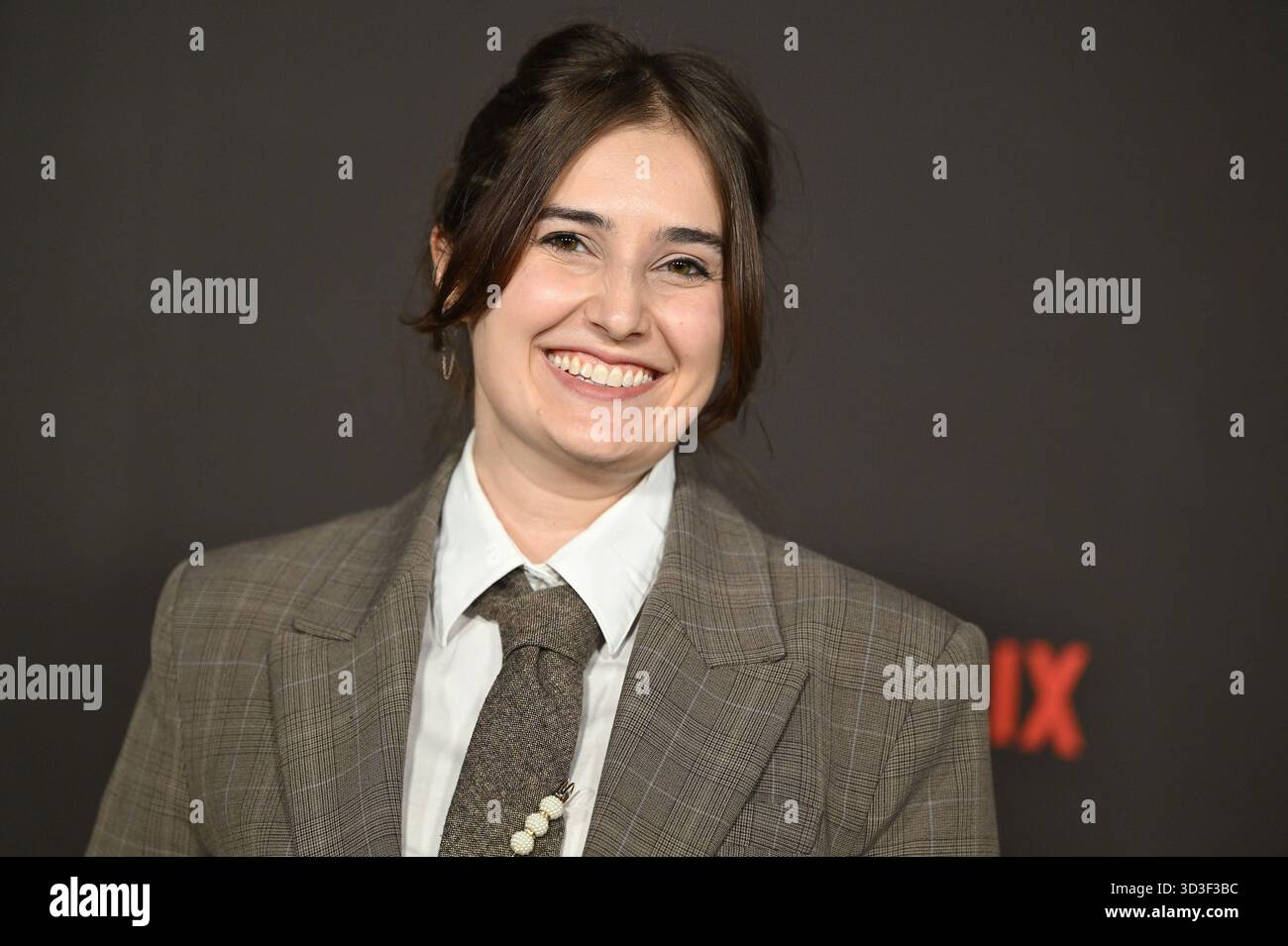 Jasmine Perillo walking the carpet at Netflix's 'The Beast In Me' New ...