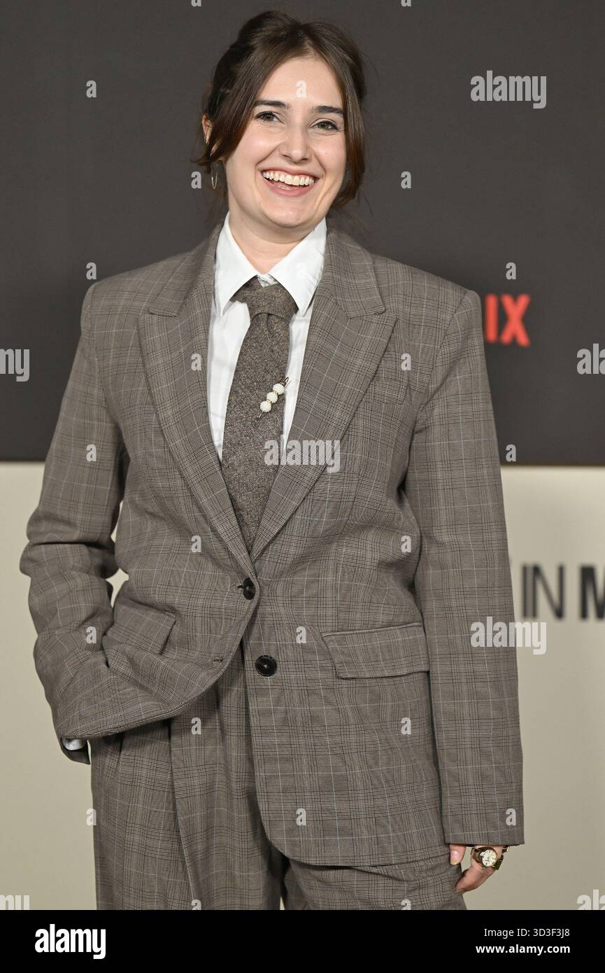 Jasmine Perillo walking the carpet at Netflix's 'The Beast In Me' New ...