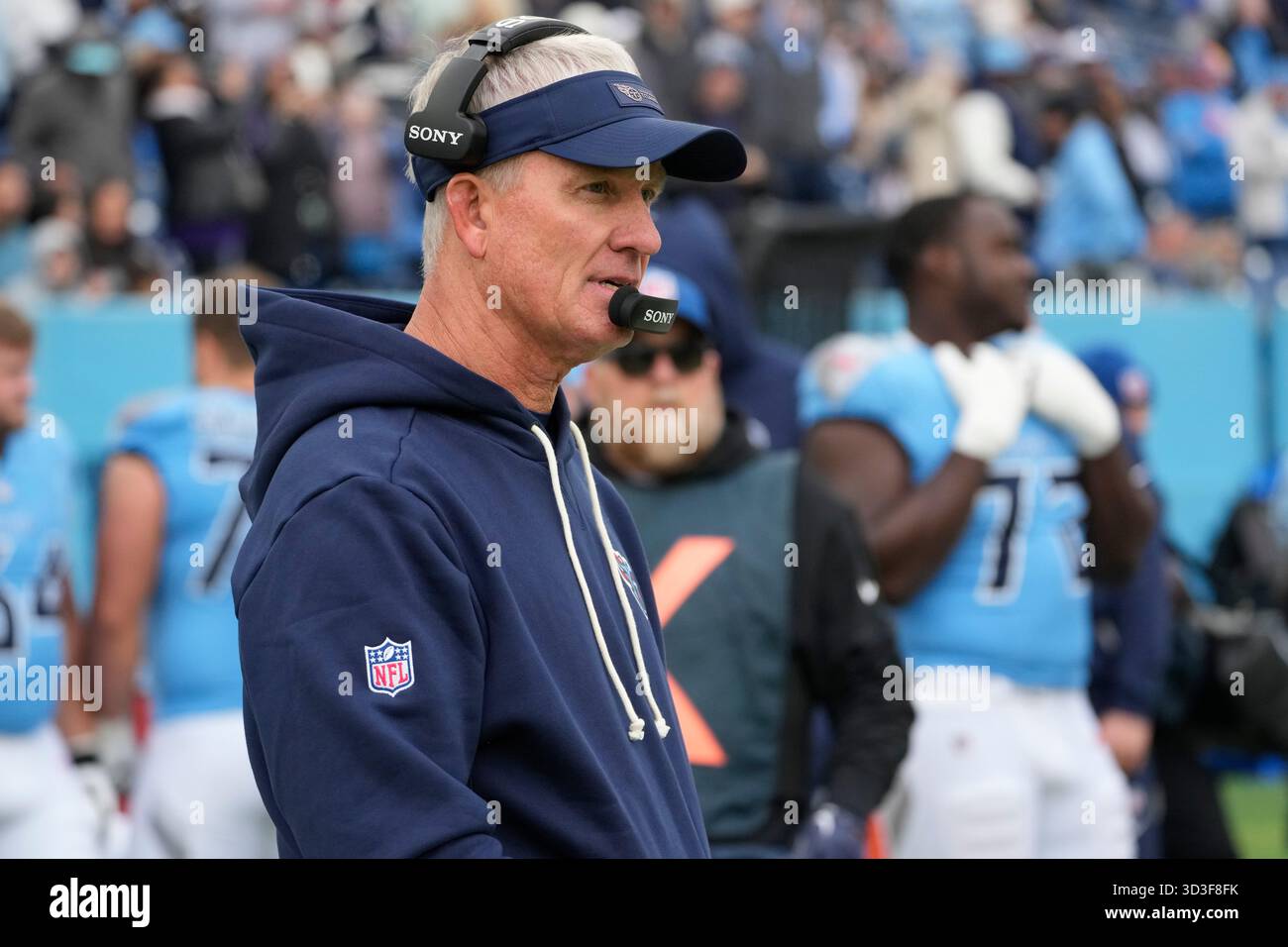 Tennessee Titans interim head coach Mike McCoy during the first half of ...