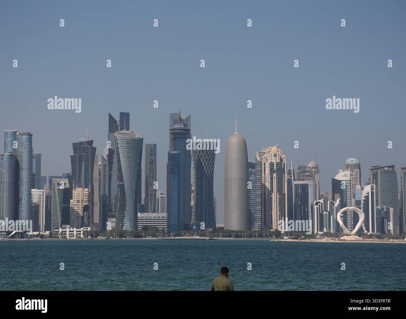 (251106) -- DOHA, Nov. 6, 2025 (Xinhua) -- This photo taken on Nov. 3 ...