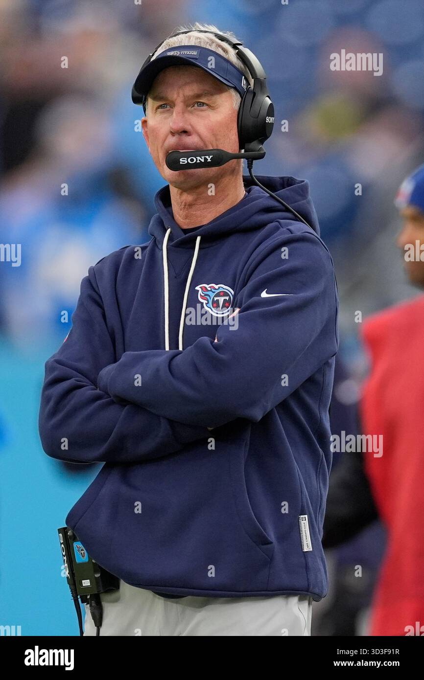 Tennessee Titans interim head coach Mike McCoy during the second half ...
