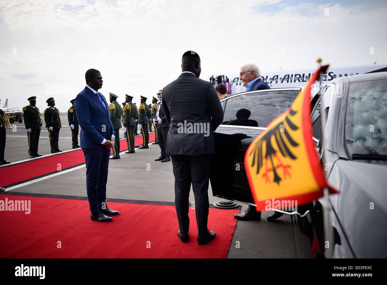 06 November 2025, Angola, Luanda: Federal President Frank-Walter ...
