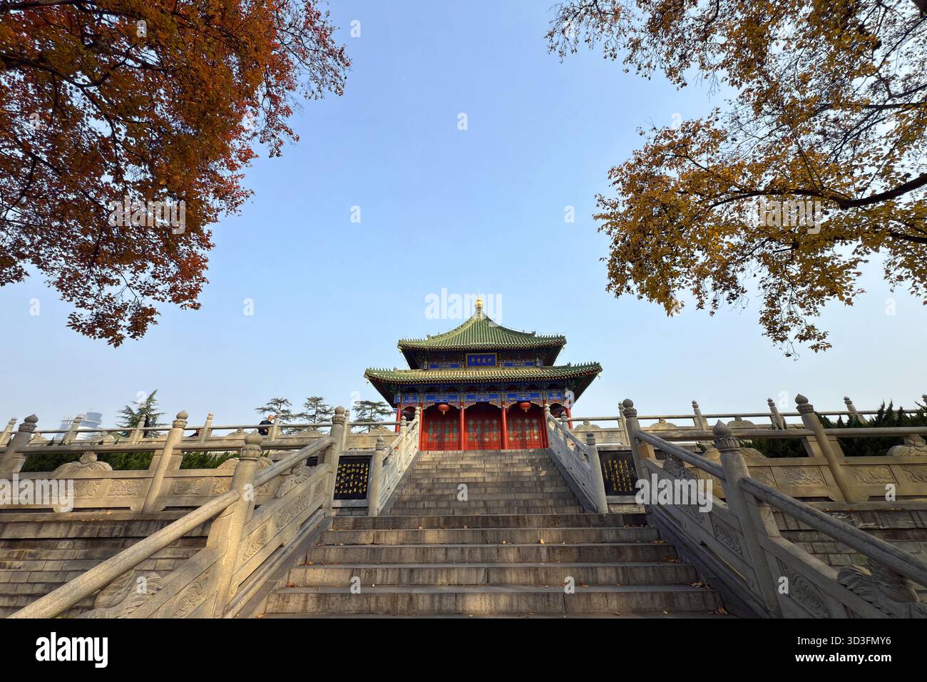 Autumn scenery at Xingqinggong Park in Xi'an City, northwest China's ...