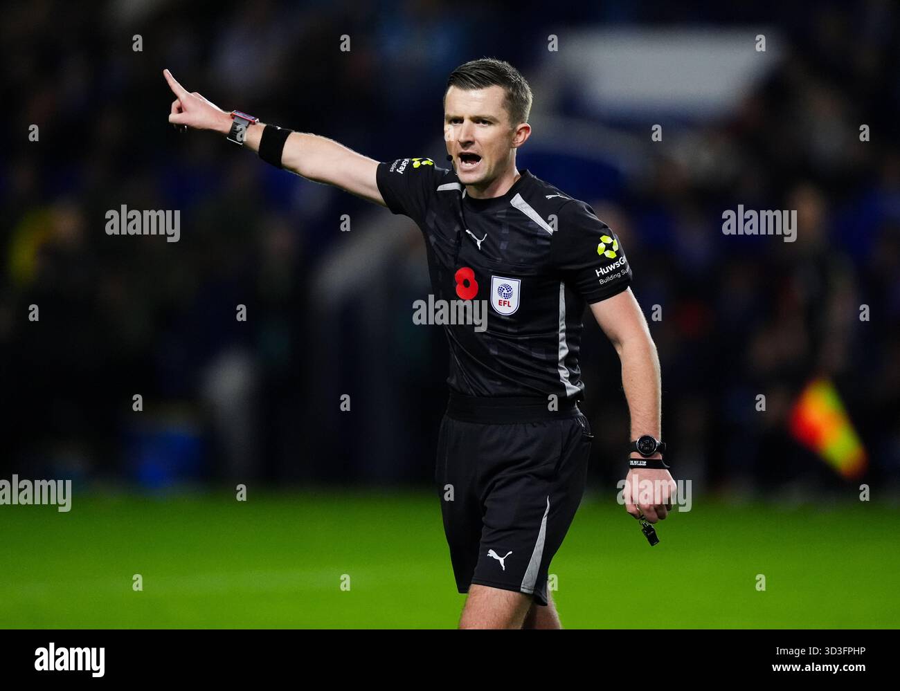 Referee Ed Duckworth during the Sky Bet Championship match at ...