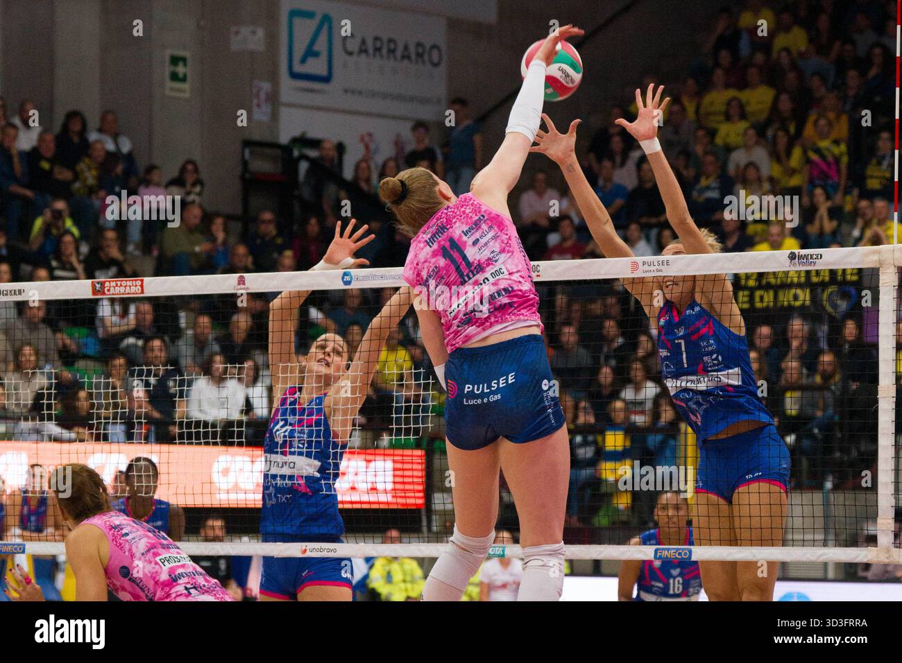 Isabelle Haak (Prosecco Doc A.Carraro Imoco Conegliano) attack during ...