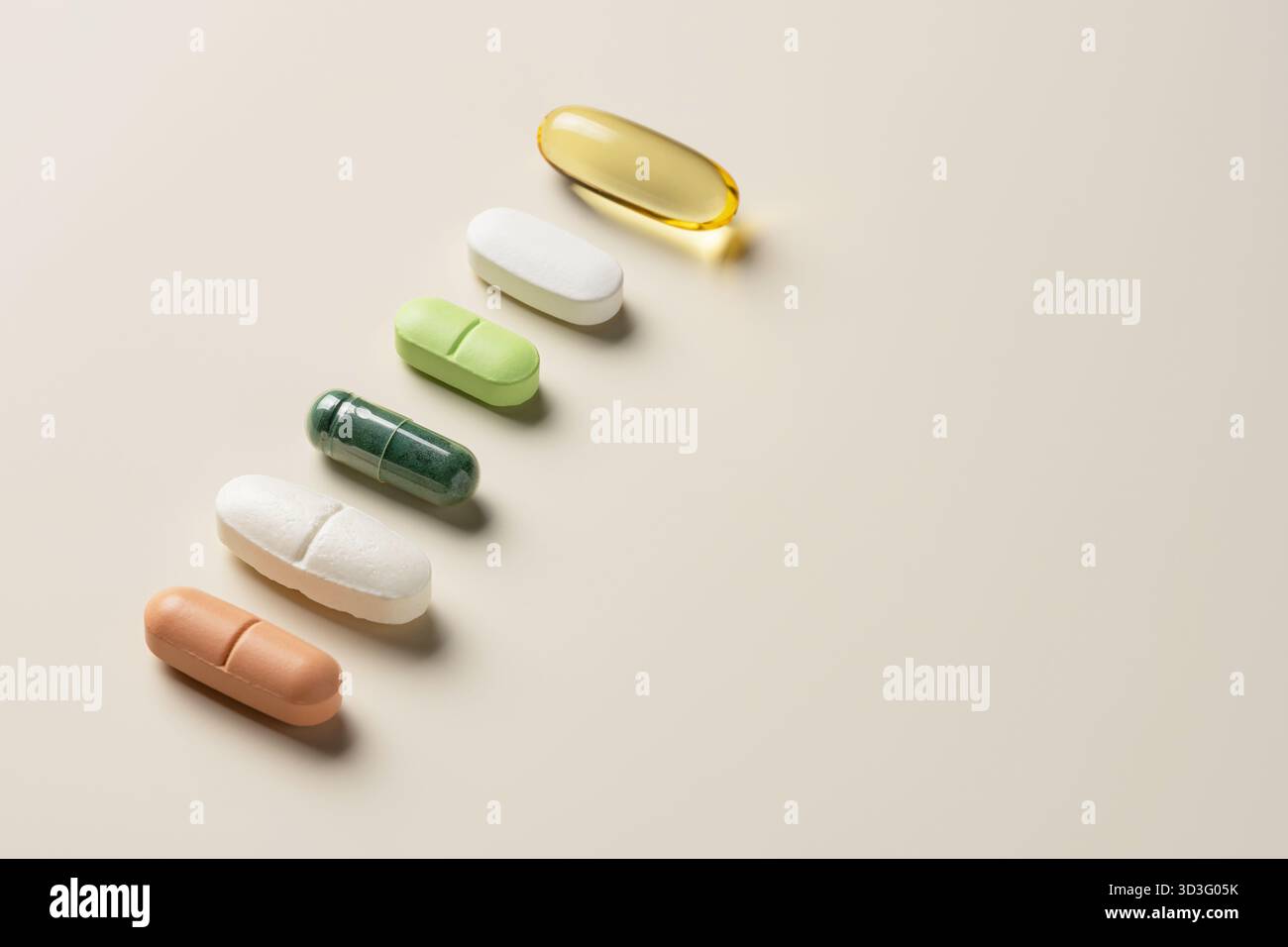 Tablet capsule forms supplements hi-res stock photography and images ...