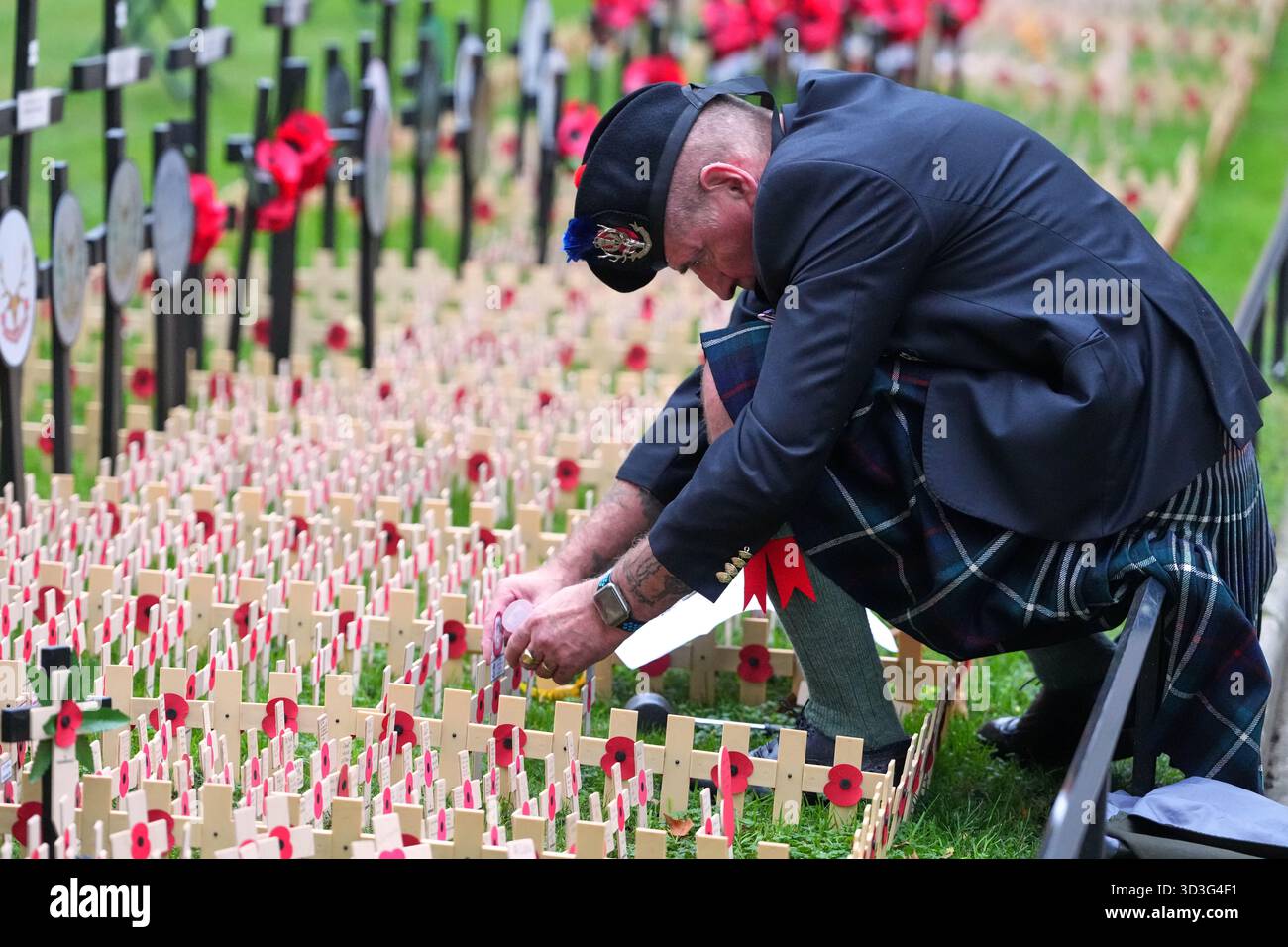 Robert Gow of the Queens Own Highlanders attends the 97th Field of ...