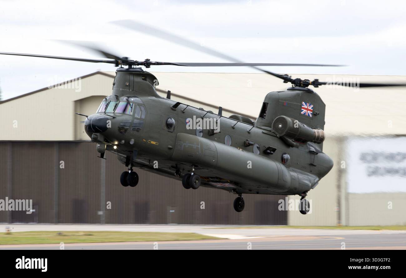 Raf boeing chinook display hi-res stock photography and images - Alamy