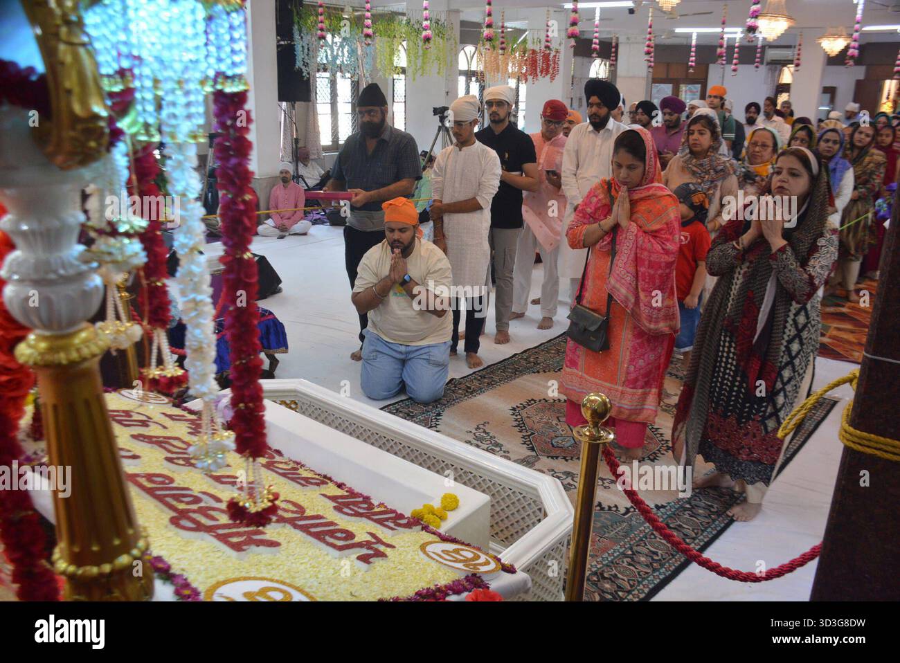 MUMBAI, INDIA - NOVEMBER 5: On the occasion of Guru Nanak Jayanti on ...