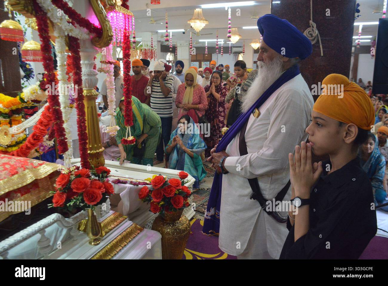 MUMBAI, INDIA - NOVEMBER 5: On the occasion of Guru Nanak Jayanti on ...
