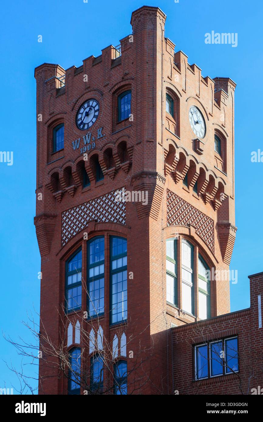 Uhrturm in Backstein der ehemaligen Wollwäscherei und -kämmerei ...