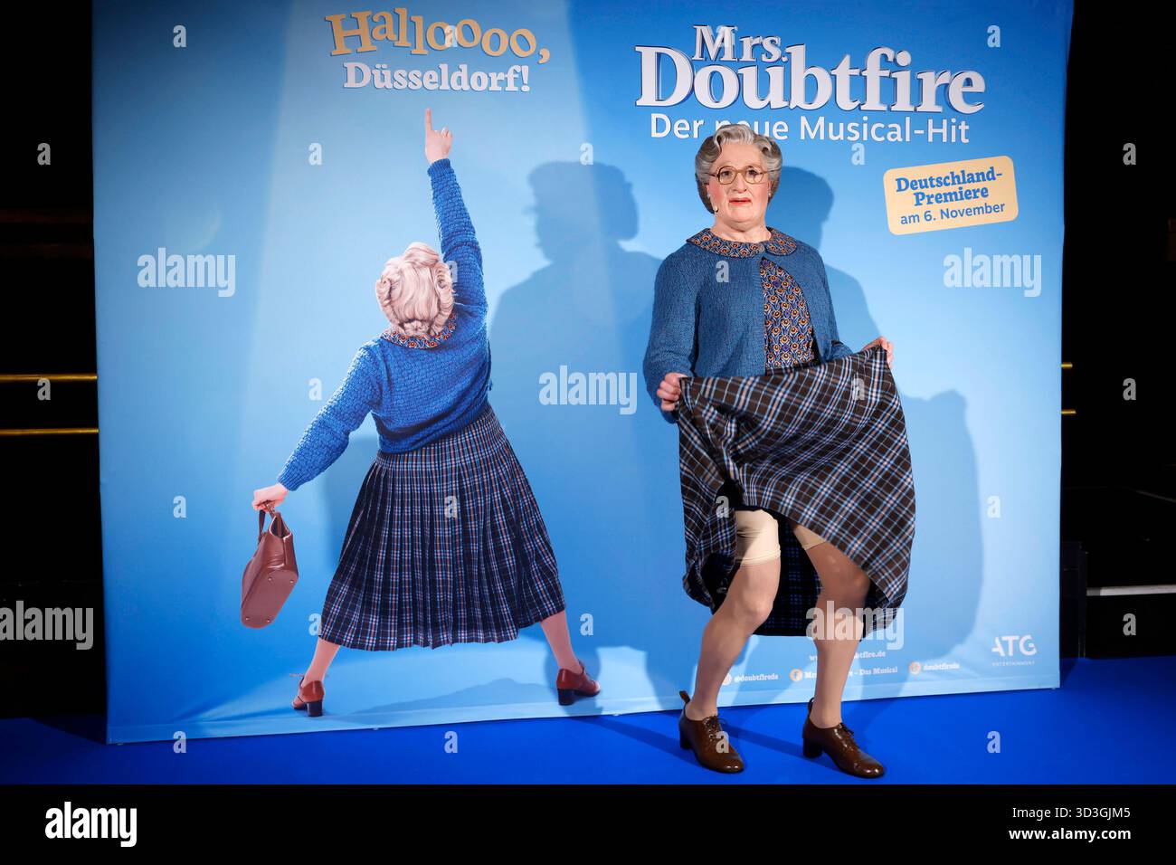 Musical-Darsteller Gabriel Vick als Mrs. Doubtfire bei dem Pressetermin ...