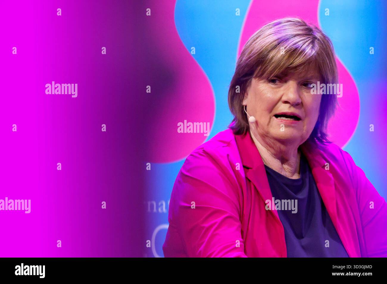 Moderatorin und Autorin Christine Westermann auf der Lit.Cologne 2025 ...