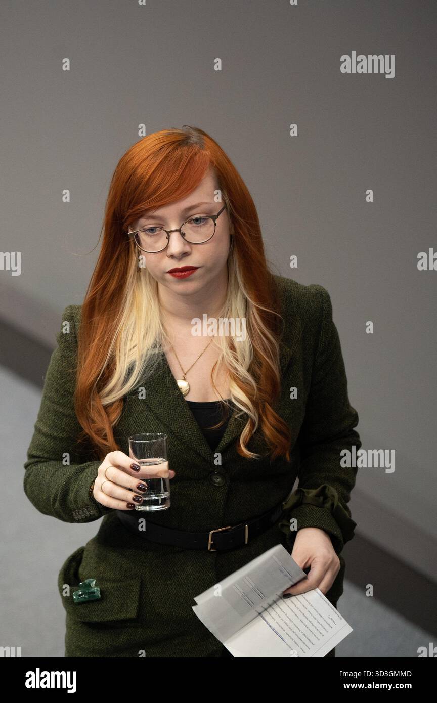 06 November 2025, Berlin: Kathrin Gebel (Die Linke) walks to her seat ...