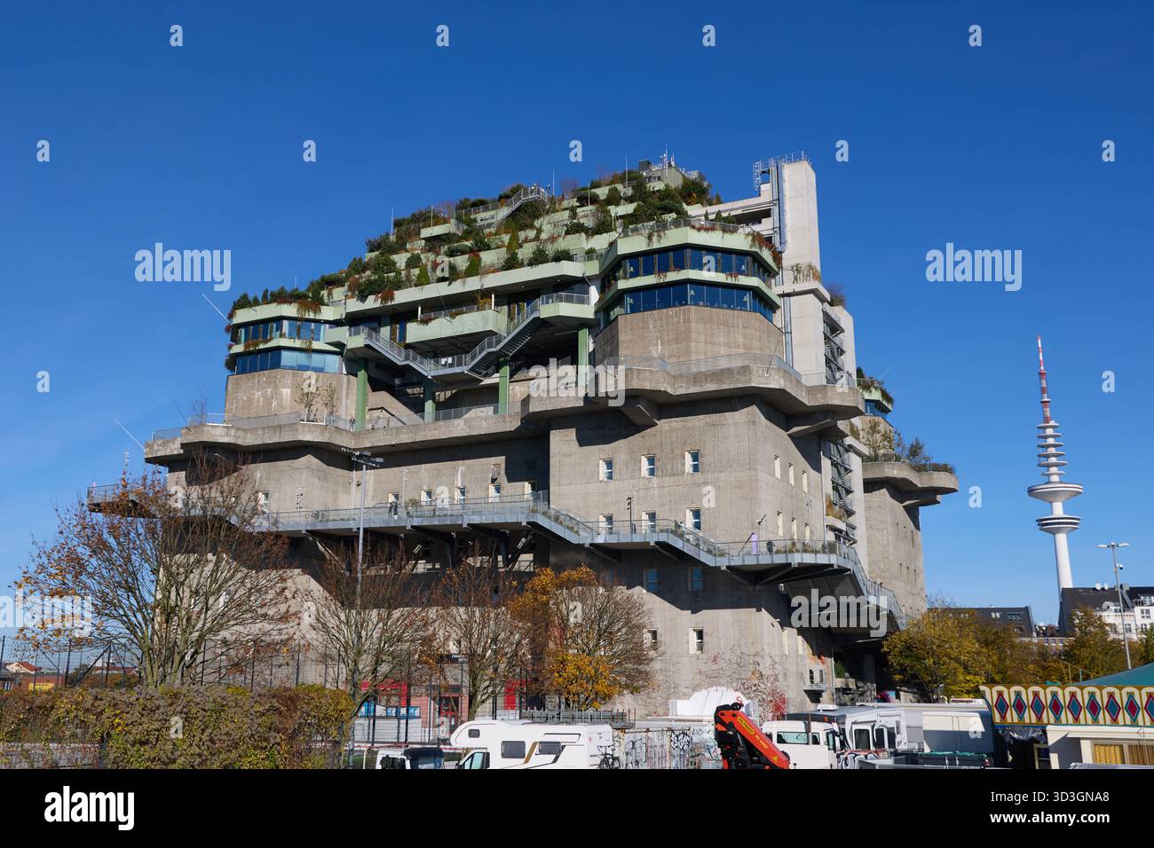 PRODUCTION - 06 November 2025, Hamburg, Hamburg-Harburg: View of the ...
