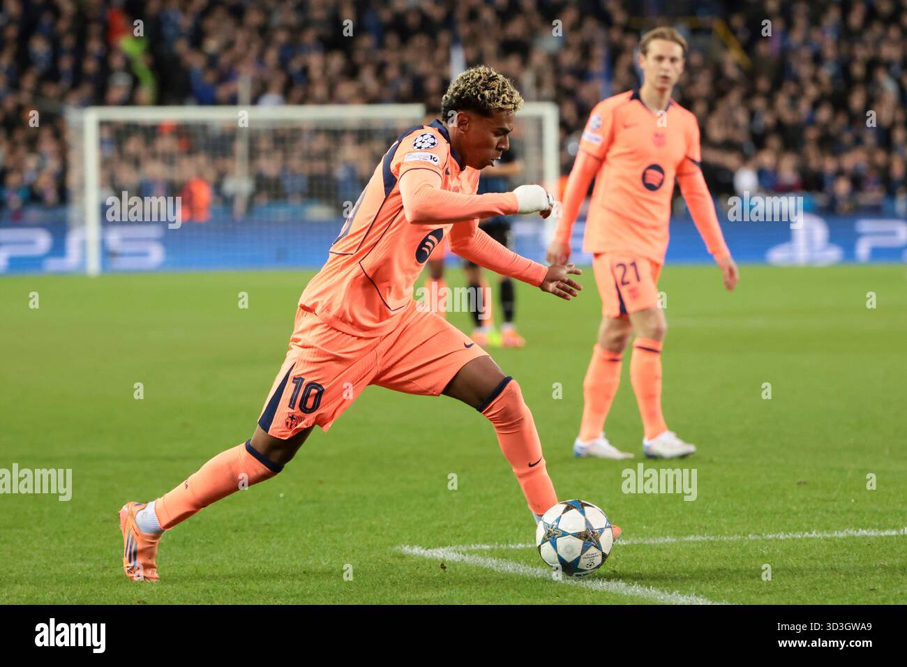Lamine Yamal of Barcelona during the UEFA Champions League, League ...