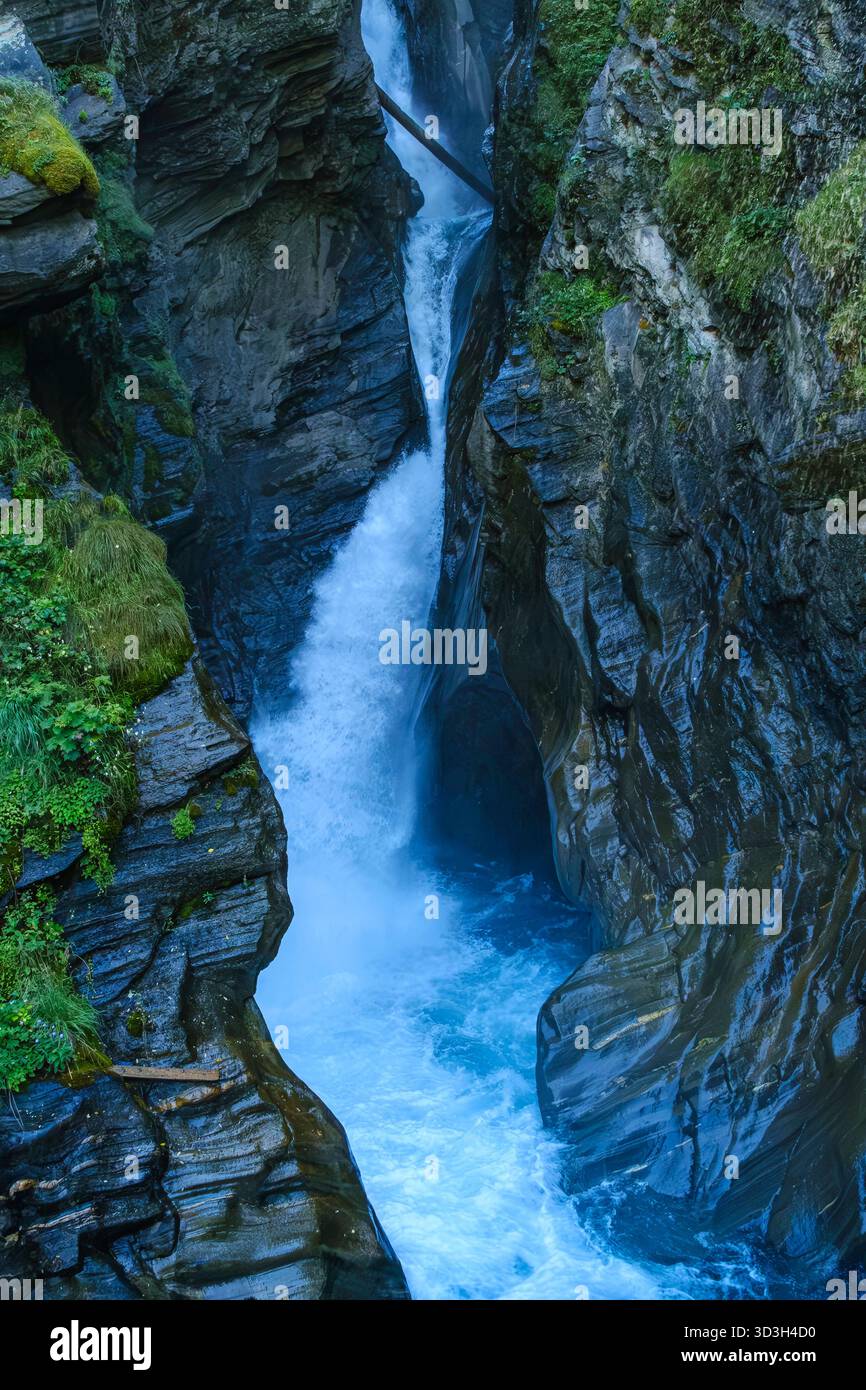 Stieber Wasserfall, Moos, Südtirol, Italien Stieber Wasserfall in Moos ...