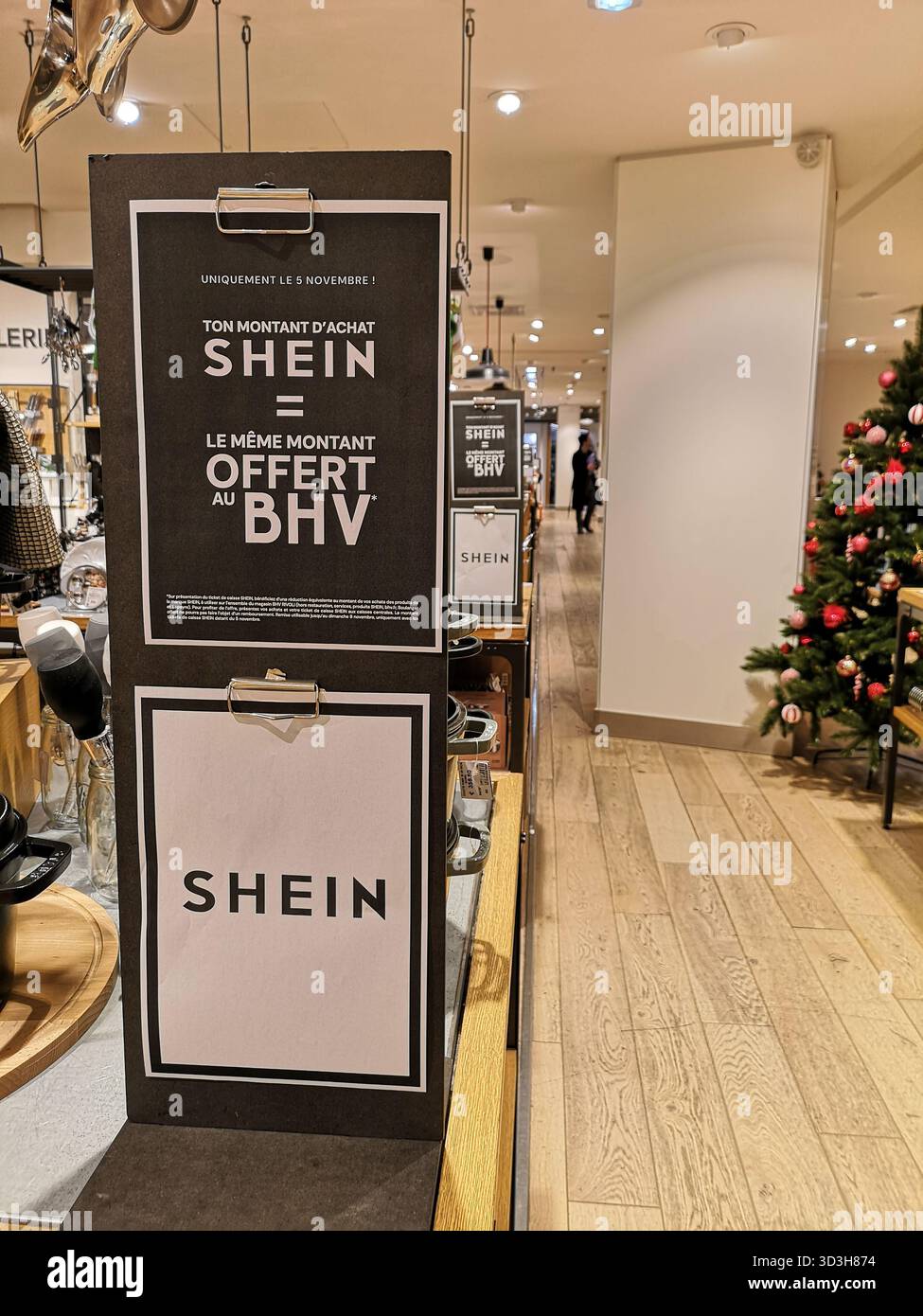 Paris shein france hi-res stock photography and images - Alamy