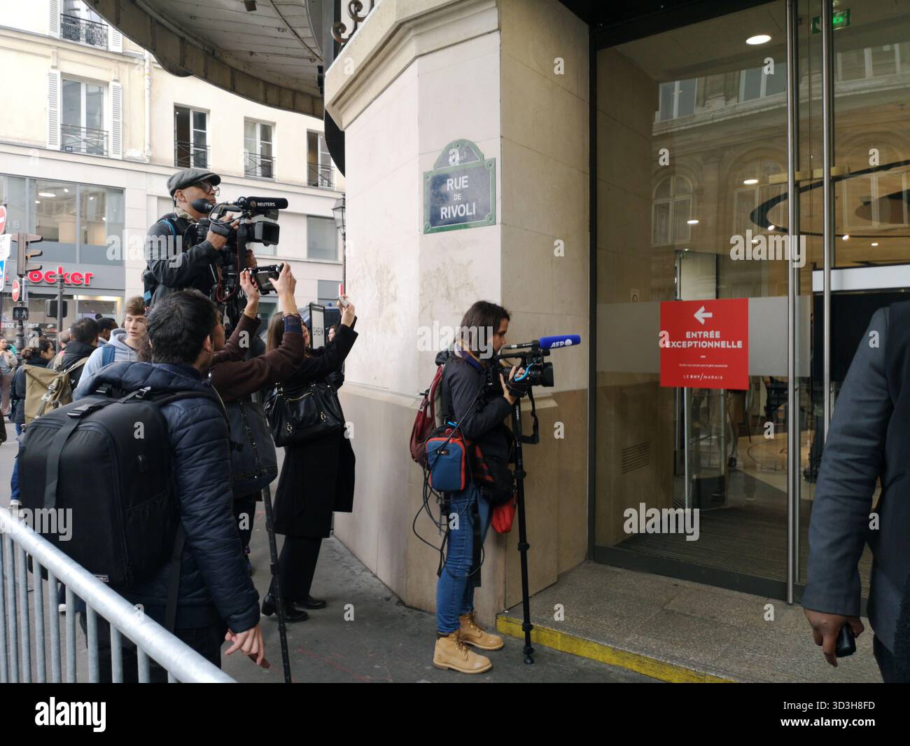 Paris shein france hi-res stock photography and images - Alamy