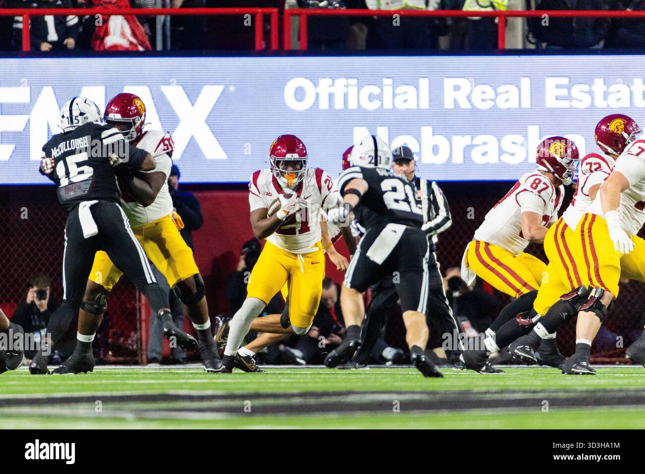 Southern California running back Bryan Jackson (21) carries the ball ...