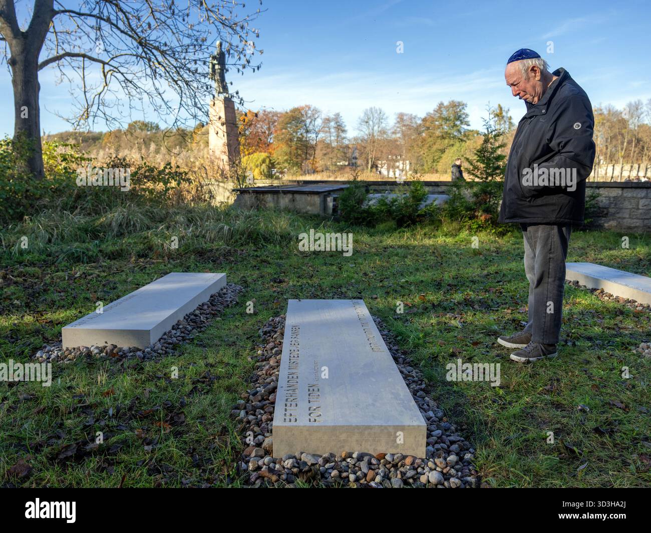 06 November 2025, Brandenburg, Fürstenberg/Havel: Berl Katznelson ...