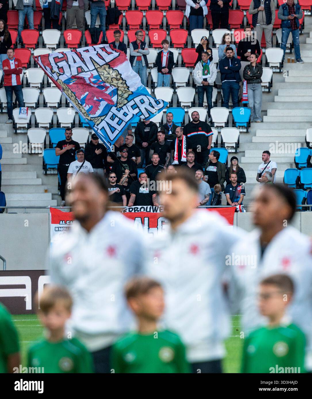 Republic of ireland football fans 2025 hi-res stock photography and ...