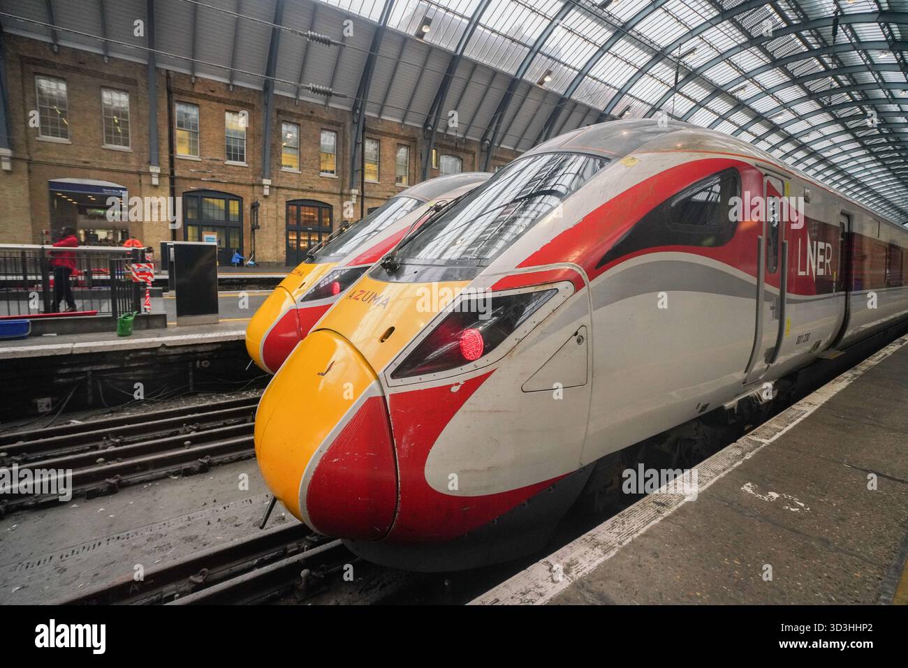 6 November 2025 6 LNER trains at Kings Cross Station London Stock Photo ...