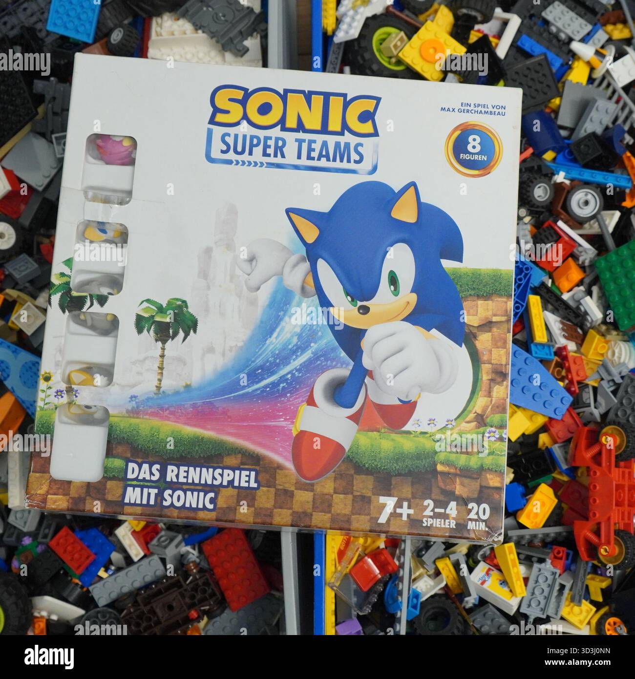 Lego box classic hi-res stock photography and images - Alamy