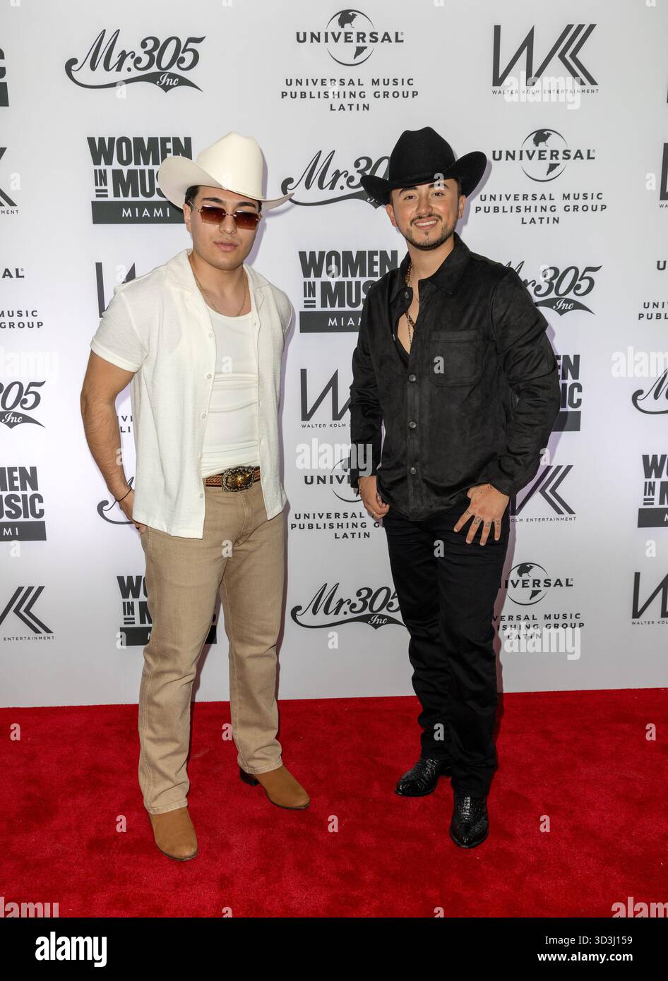 MIAMI, FL - NOV 5: Mexico Canta Finalist Mike Leon and Brian Sebastian ...
