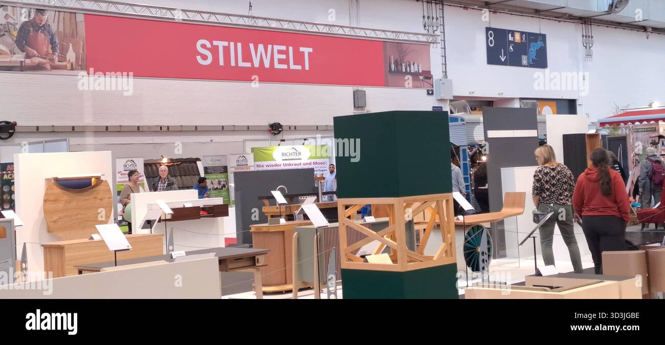 RECORD DATE NOT STATED Mode Heim Handwerk Messe Essen Verbrauchermesse ...