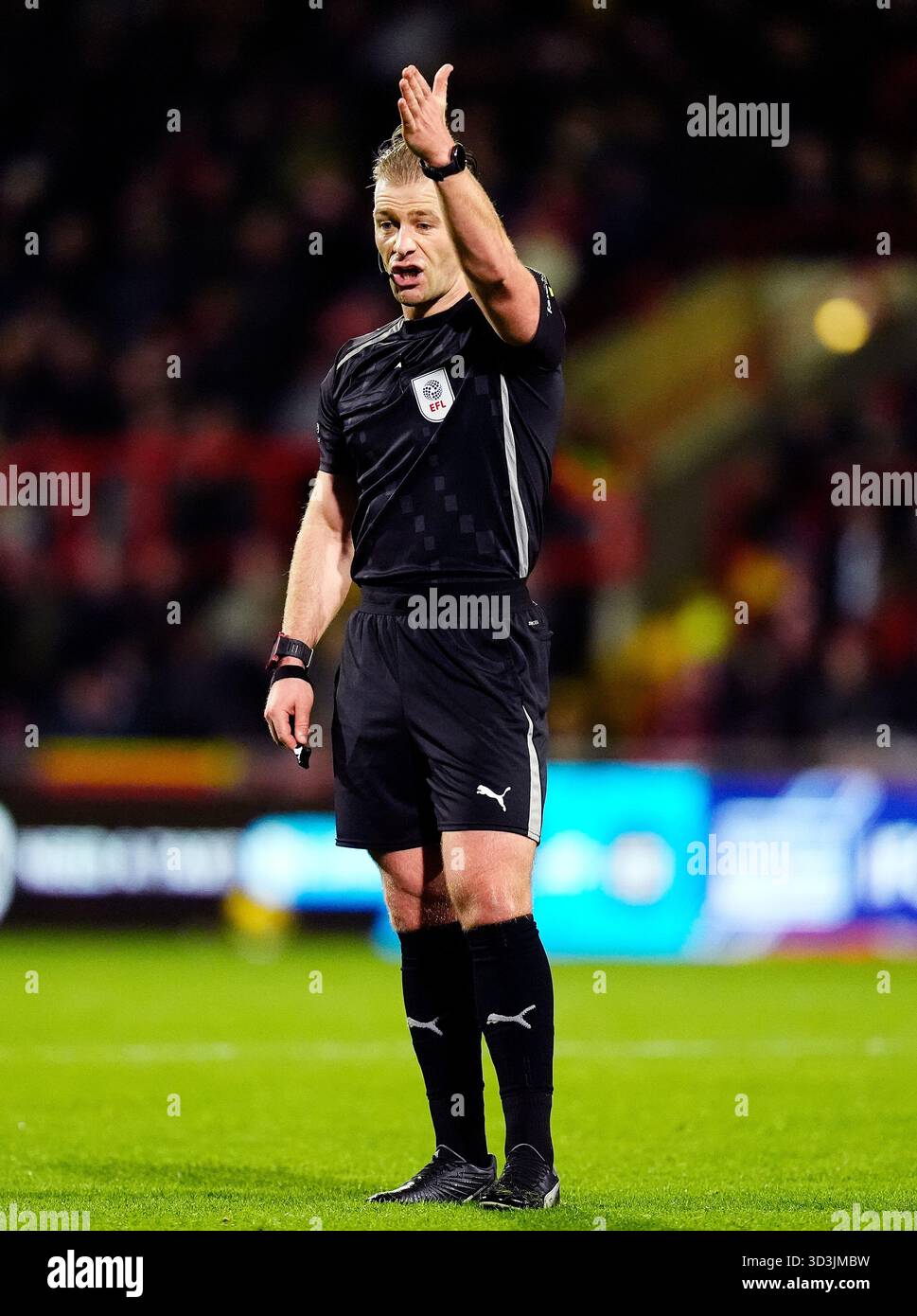 Referee Anthony Backhouse during the Sky Bet Championship match at the ...