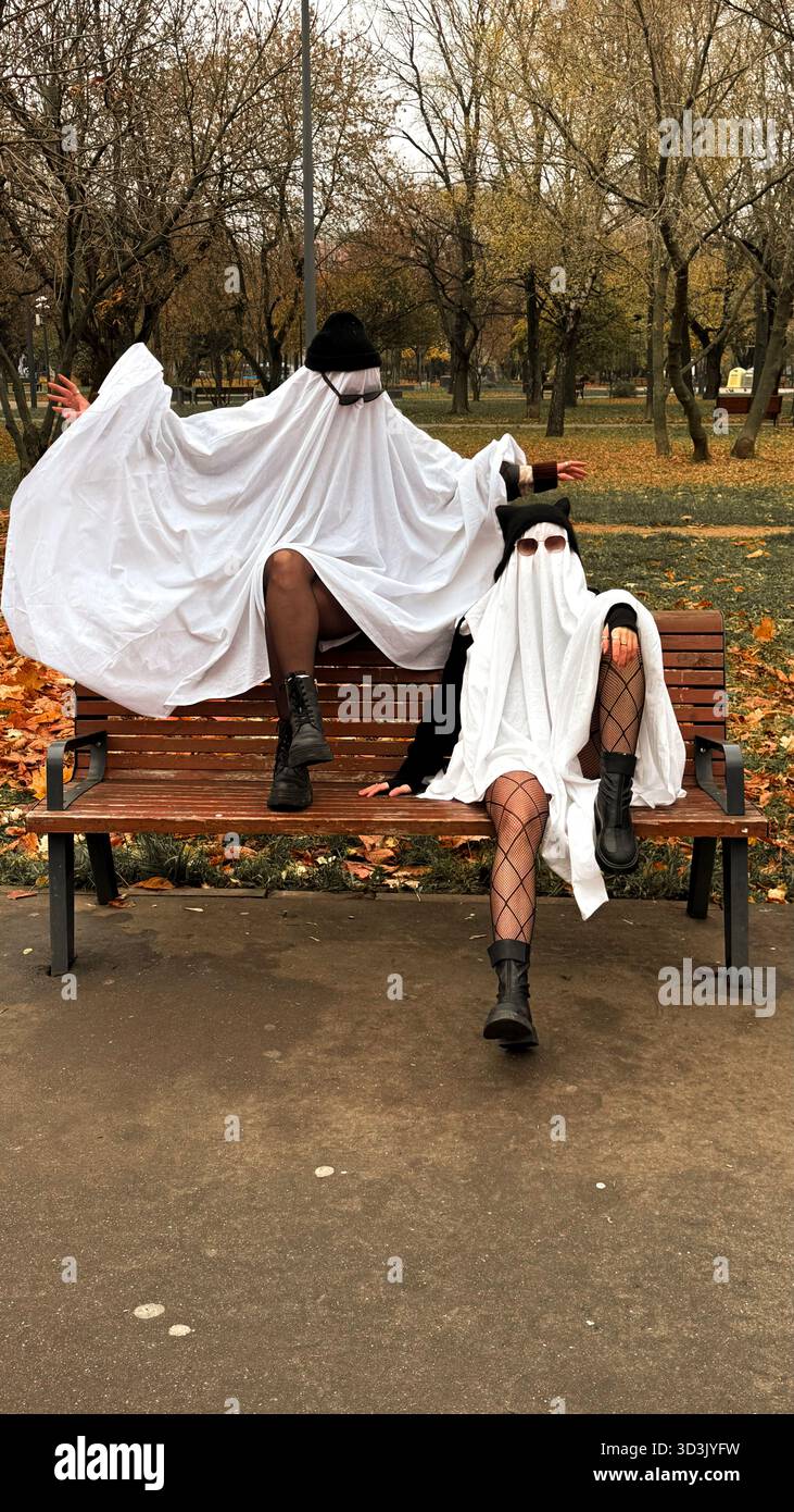 Girls in cosplay costumes hi-res stock photography and images - Alamy