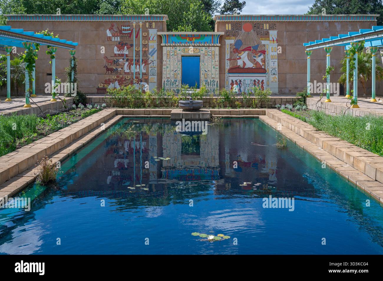 The Egyptian styled ‘Middle Kingdom Temple Garden’ at Hamilton Botanic ...