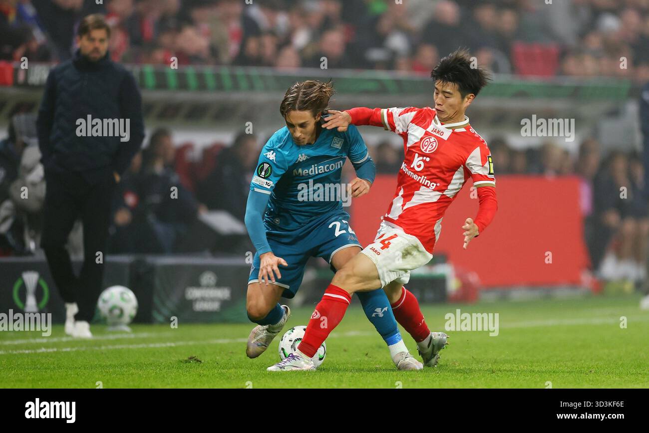 left to right: Jacopo Fazzini, Sota Kawasaki (Mainz) Mainz, November 6 ...