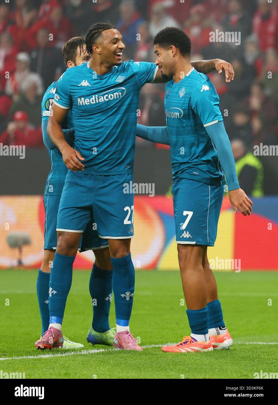 0:1 Goal, celebration, from the left Cher Ndour, goal scorer Simon Sohm ...