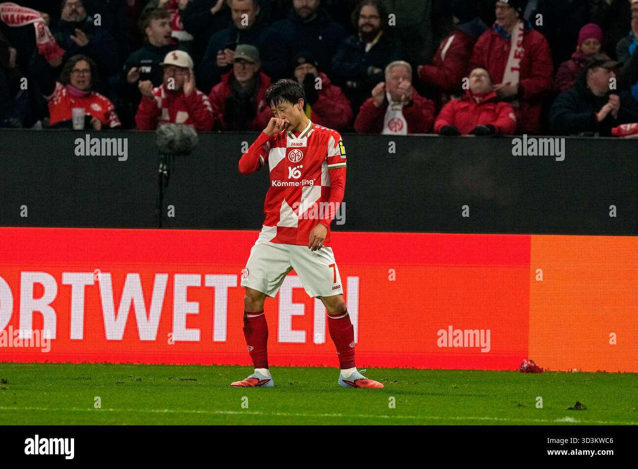 Mainz's Lee Jae-sung celebrates his side's second goal during the ...