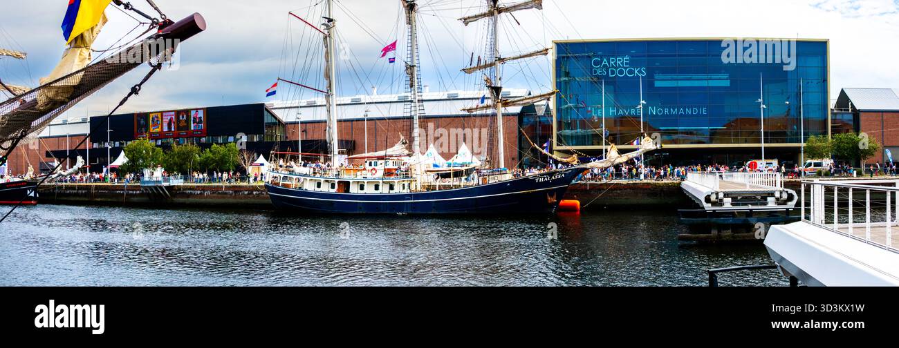 Carre des docks hi-res stock photography and images - Alamy