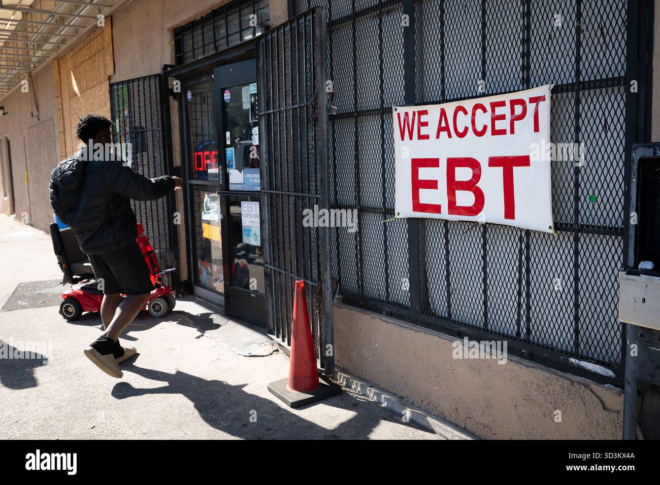 November 6, 2025, Atlanta, Georgia, USA: A small market on Atlantaâ€™s ...
