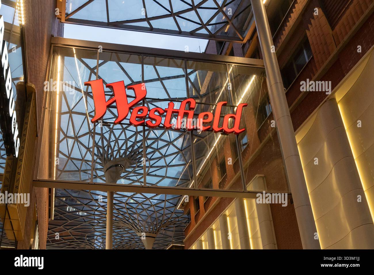 Westfield hamburg shopping mall hi-res stock photography and images - Alamy