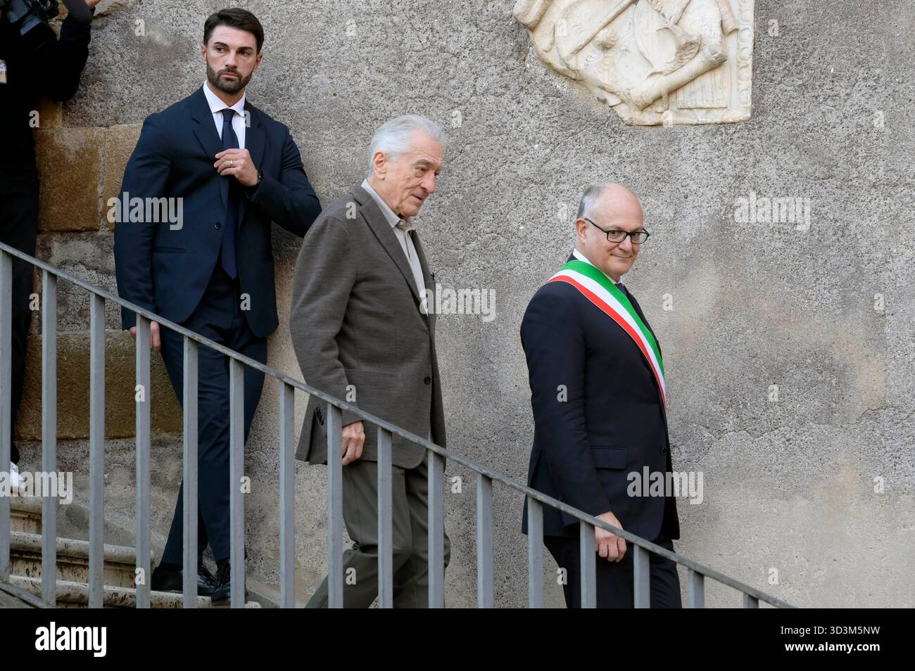 Robert de Niro and Roberto Gualtieri after the awarding of the Lupa ...