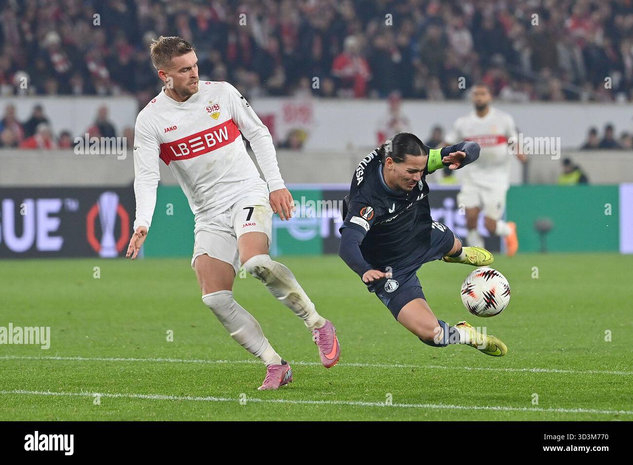 Maximilian Mittelstaedt (VfB Stuttgart), action, duel against Anis Hadj ...