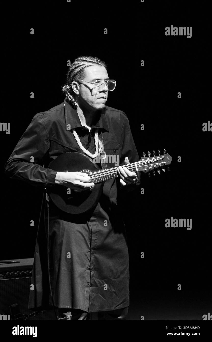 Brazilian jazz mandolinist Hamilton de Holanda performs during the ...