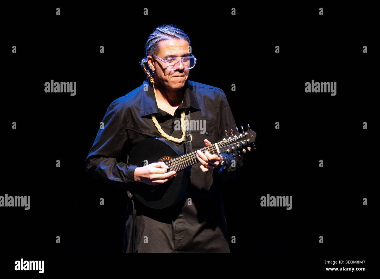 Brazilian jazz mandolinist Hamilton de Holanda performs during the ...