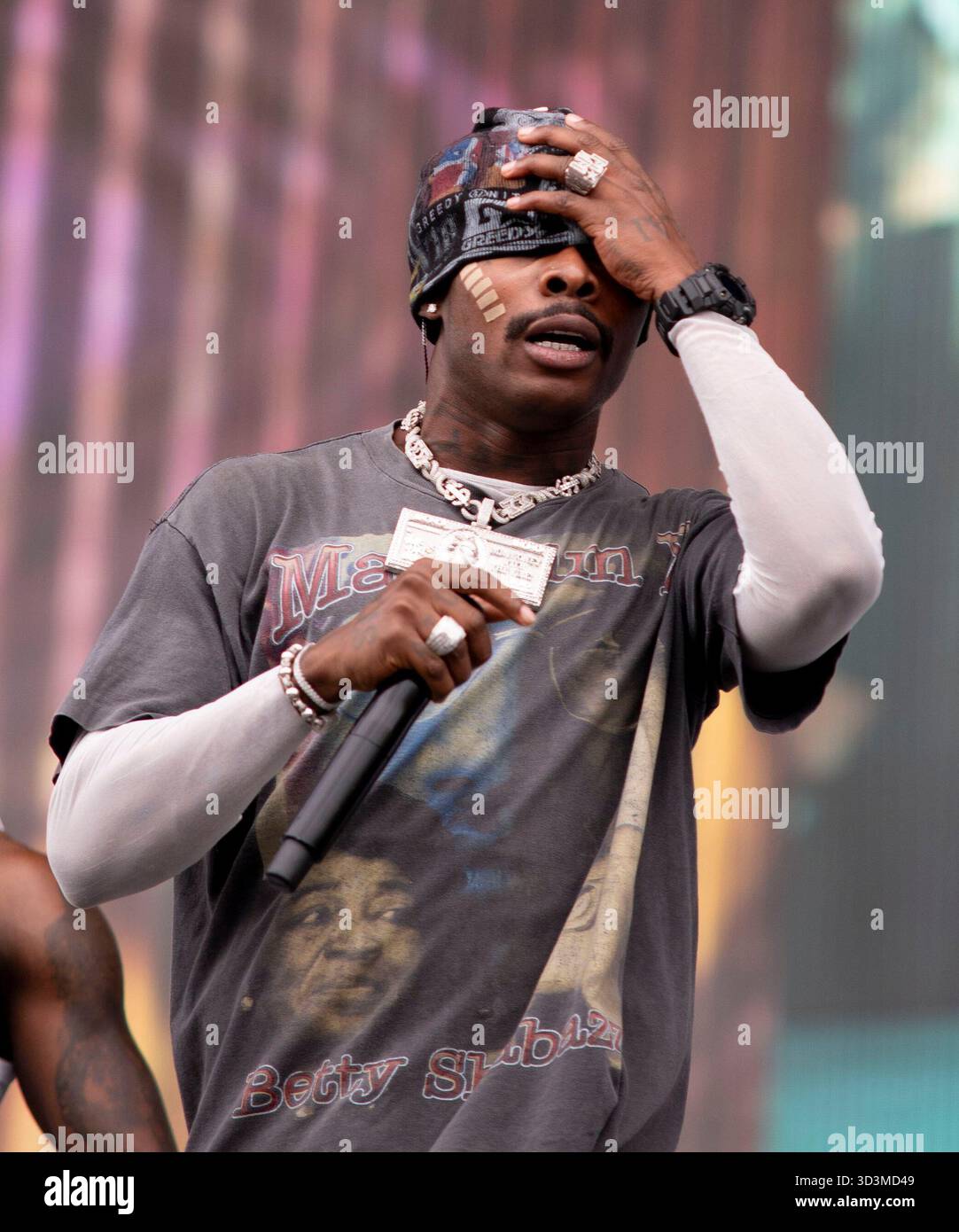 Asake preforming at the Wireless festival Finsbury Park London Stock ...