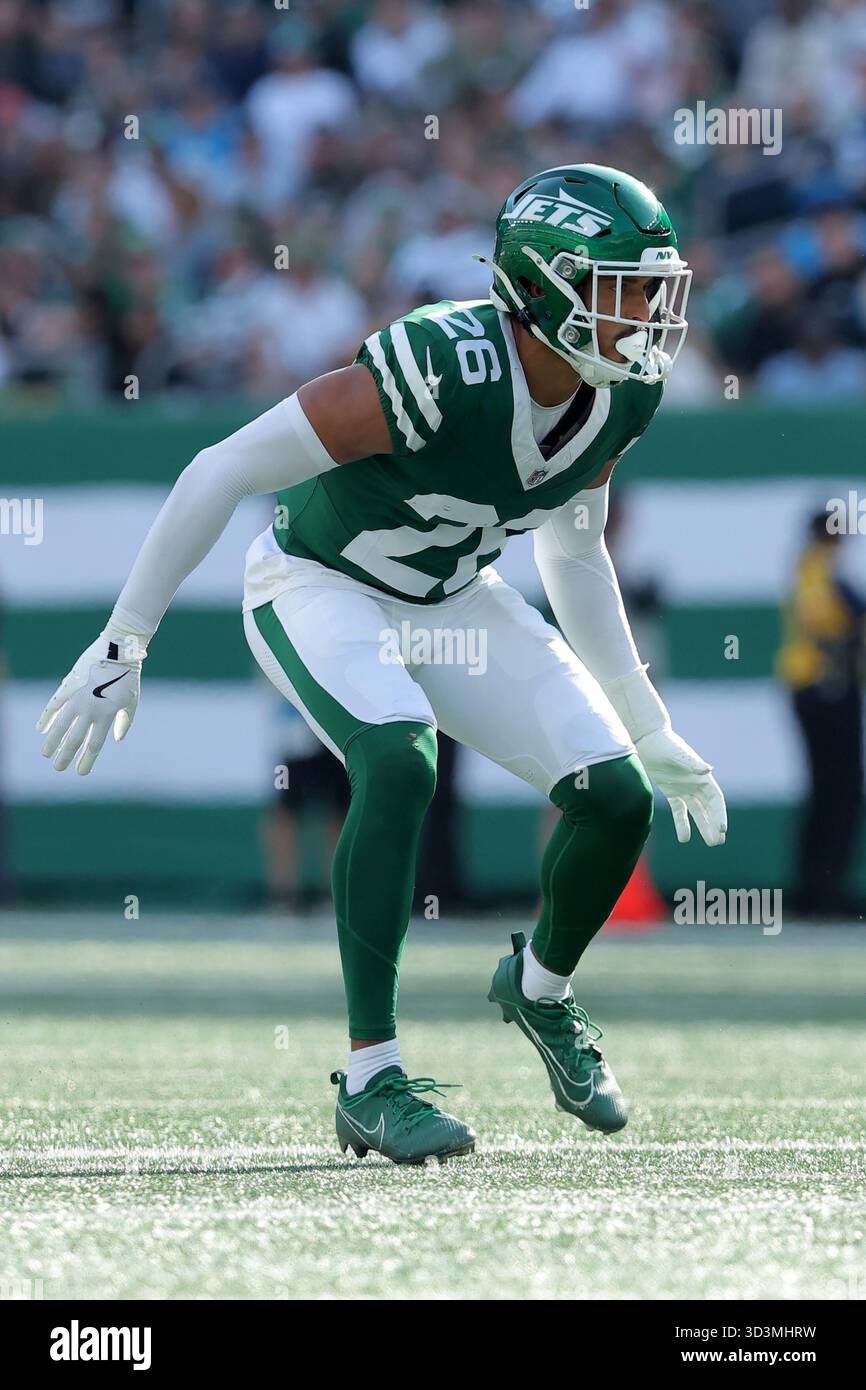New York Jets safety Isaiah Oliver (26) in action against the Carolina ...