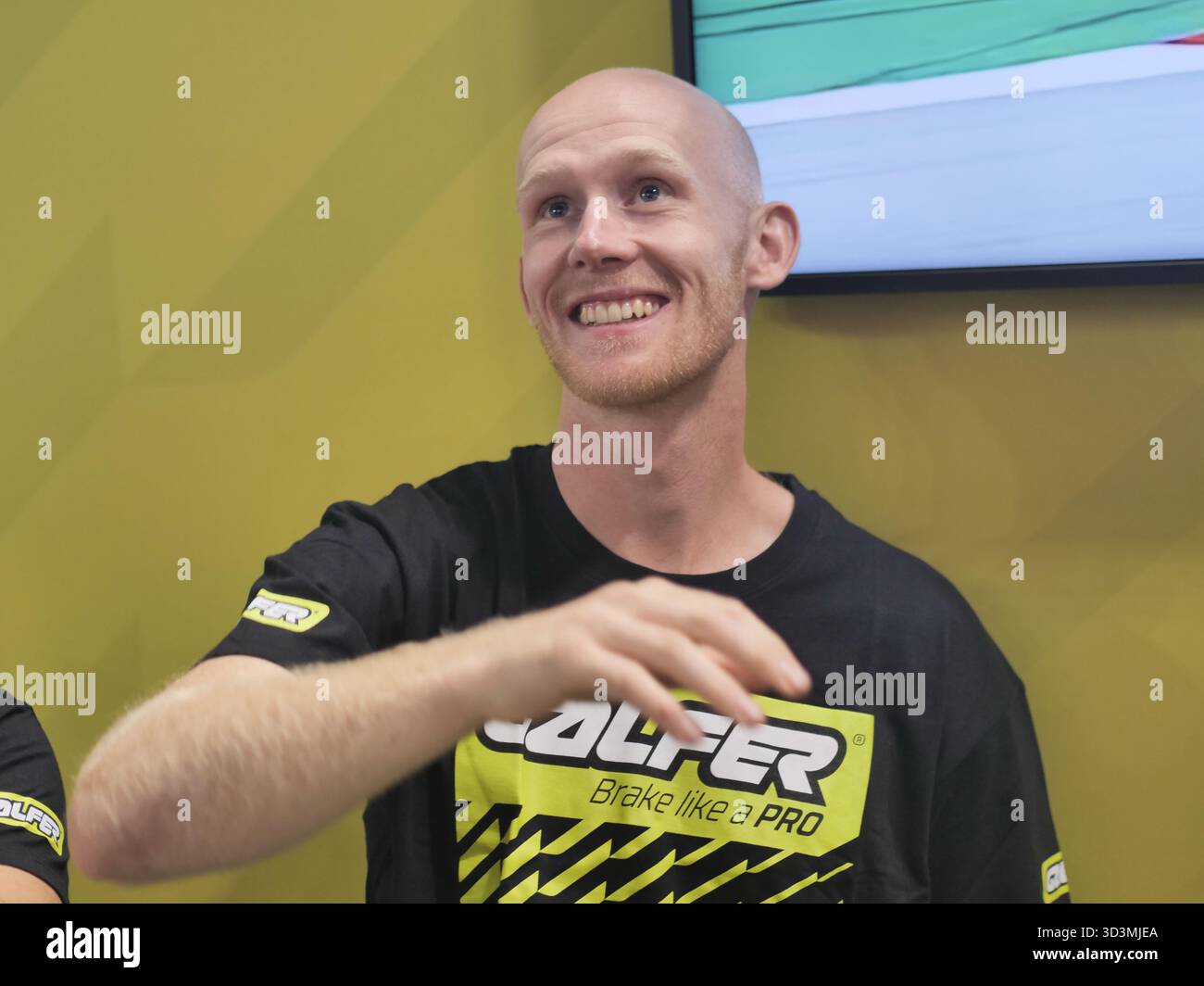 The Eicma Girls, a parade of models riding high-quality motorcycles at ...